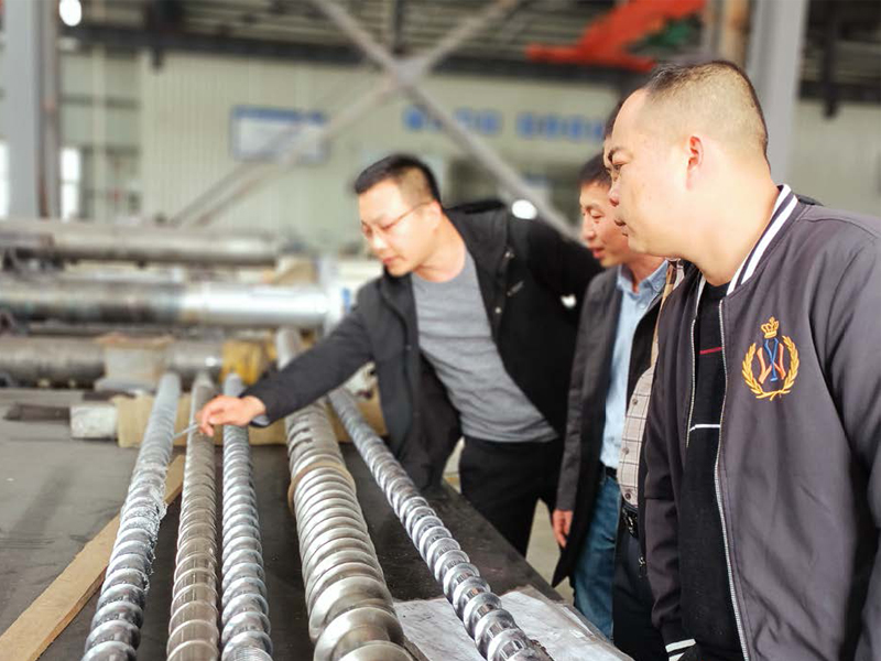 Intai Screw Manufacture - One-stop plastics extruding screw barrel and ...